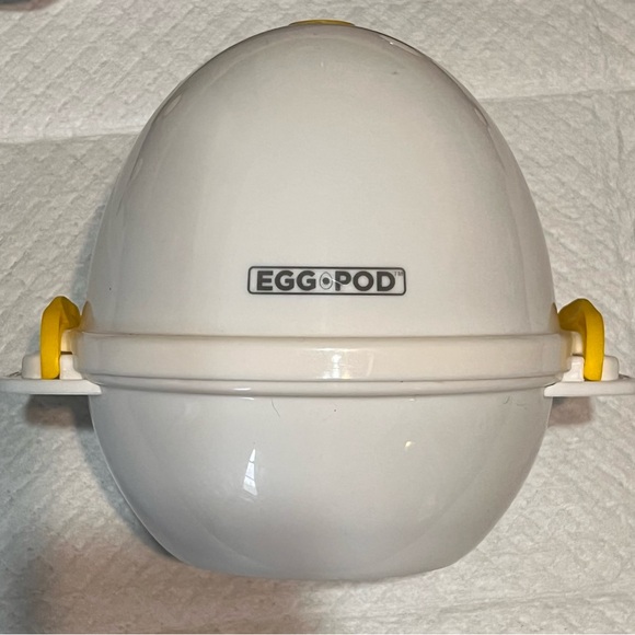egg pod | Kitchen | White Egg Pod 4 Egg Microwave Egg Cooker Perfectly ...